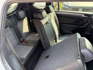 Balts Volkswagen Tiguan Allspace 2021 Viļņa, ar dzinēja tilpumu 1.97 L un nobraukumu 211 tūkst. km par 18990 €, foto 20 vietnē AUTOMOTO.COM.LV