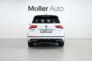 White Volkswagen Tiguan Allspace 2021 in Vilnius, with an engine capacity of 2.00 L and mileage of 196 thousand km for 20900 €, photo 7 on AUTOMOTO.COM.LV