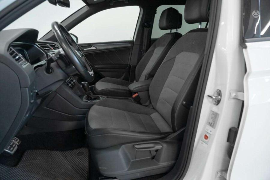 White Volkswagen Tiguan Allspace 2021 in Vilnius, with an engine capacity of 2.00 L and mileage of 196 thousand km for 20900 €, photo 8 on AUTOMOTO.COM.LV