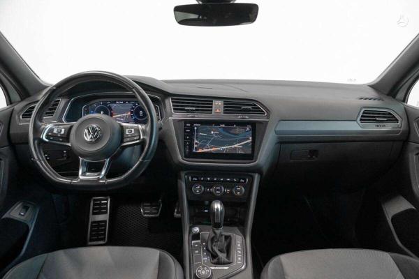 Volkswagen Tiguan Allspace 2021 in Vilnius on AUTOMOTO.COM.LV White Volkswagen Tiguan Allspace 2021 in Vilnius, with an engine capacity of 2.00 L and mileage of 196 thousand km for 20900 €, photo 9 on AUTOMOTO.COM.LV