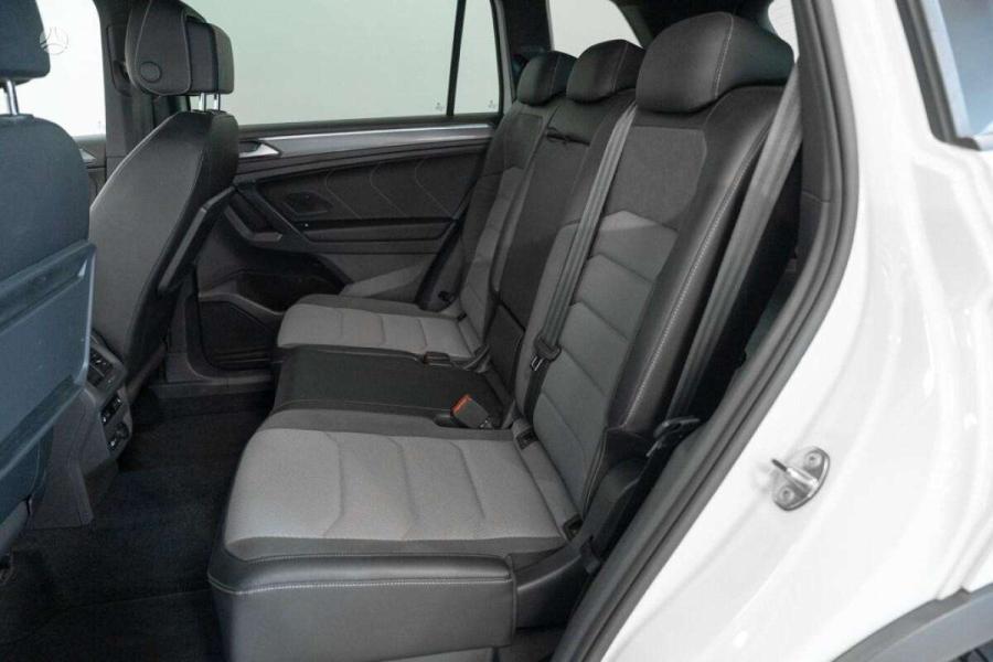 White Volkswagen Tiguan Allspace 2021 in Vilnius, with an engine capacity of 2.00 L and mileage of 196 thousand km for 20900 €, photo 22 on AUTOMOTO.COM.LV