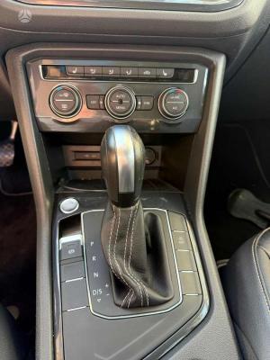White Volkswagen Tiguan Allspace 2021 in Silute, with an engine capacity of 1.98 L and mileage of 58 thousand km for 19500 €, photo 14 on AUTOMOTO.COM.LV
