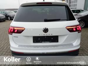 White Volkswagen Tiguan Allspace 2022 in Kaunas, with an engine capacity of 2.00 L and mileage of 72 thousand km for 32141 €, photo 5 on AUTOMOTO.COM.LV
