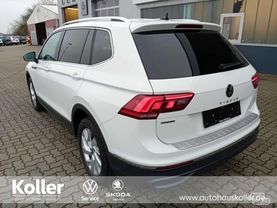 White Volkswagen Tiguan Allspace 2022 in Kaunas, with an engine capacity of 2.00 L and mileage of 72 thousand km for 32141 €, photo 6 on AUTOMOTO.COM.LV