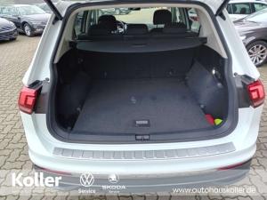 White Volkswagen Tiguan Allspace 2022 in Kaunas, with an engine capacity of 2.00 L and mileage of 72 thousand km for 32141 €, photo 7 on AUTOMOTO.COM.LV
