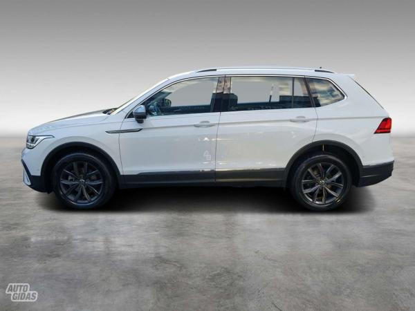 Balts Volkswagen Tiguan Allspace 2022 Kauņa, ar dzinēja tilpumu 2.00 L un nobraukumu 77 tūkst. km par 33167 €, foto 2 vietnē AUTOMOTO.COM.LV