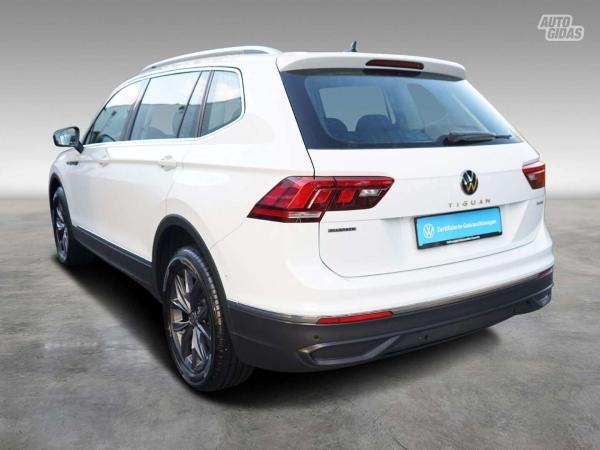Balts Volkswagen Tiguan Allspace 2022 Kauņa, ar dzinēja tilpumu 2.00 L un nobraukumu 77 tūkst. km par 33167 €, foto 3 vietnē AUTOMOTO.COM.LV