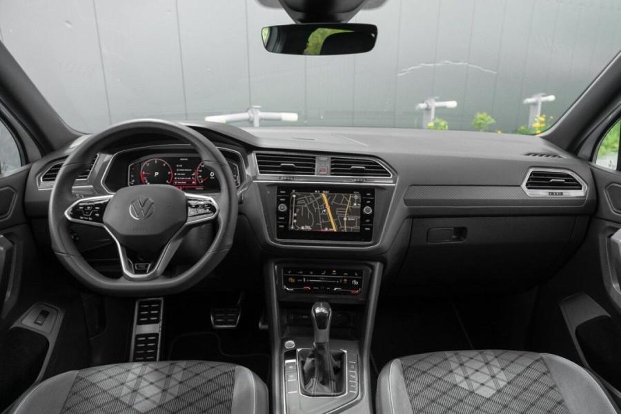 White Volkswagen Tiguan Allspace 2022 in Vilnius, with an engine capacity of 2.00 L and mileage of 66 thousand km for 28900 €, photo 21 on AUTOMOTO.COM.LV