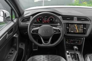 White Volkswagen Tiguan Allspace 2022 in Vilnius, with an engine capacity of 2.00 L and mileage of 66 thousand km for 28900 €, photo 23 on AUTOMOTO.COM.LV