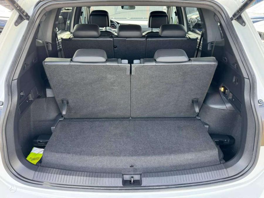 Balts Volkswagen Tiguan Allspace 2022 Viļņa, ar dzinēja tilpumu 1.97 L un nobraukumu 173 tūkst. km par 22800 €, foto 28 vietnē AUTOMOTO.COM.LV