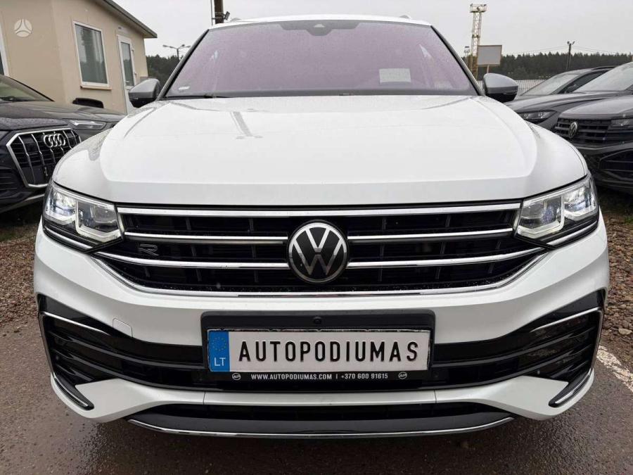 White Volkswagen Tiguan Allspace 2022 in Vilnius, with an engine capacity of 2.00 L and mileage of 130 thousand km for 29800 €, photo 5 on AUTOMOTO.COM.LV