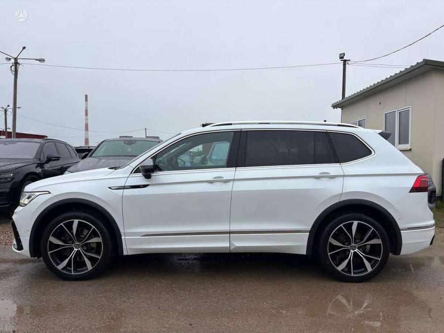 White Volkswagen Tiguan Allspace 2022 in Vilnius, with an engine capacity of 2.00 L and mileage of 130 thousand km for 29800 €, photo 8 on AUTOMOTO.COM.LV