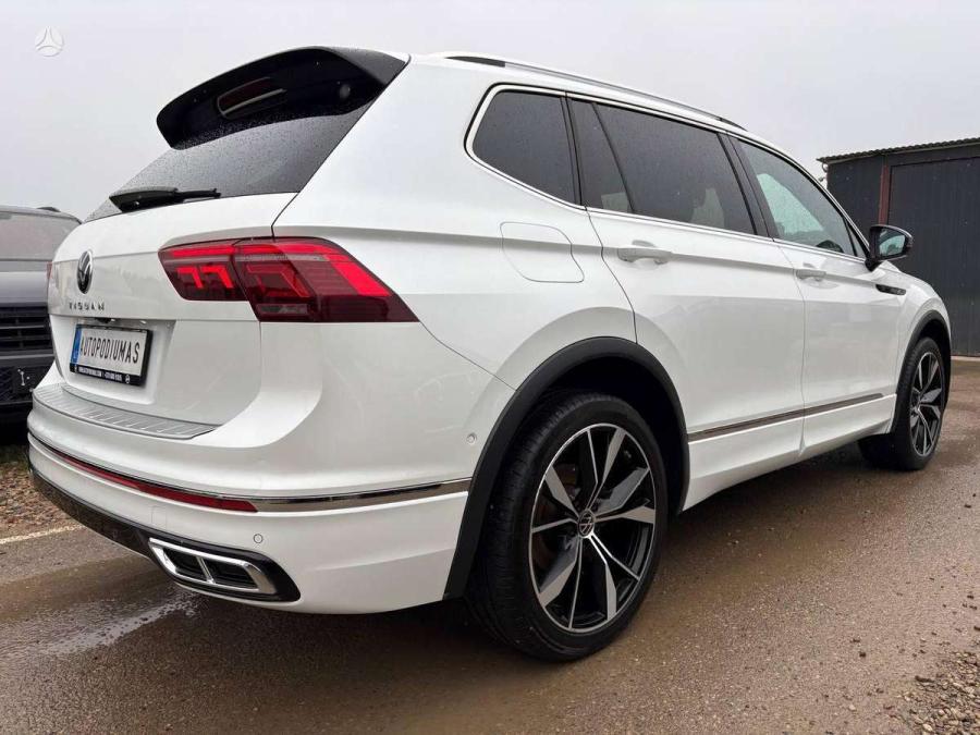 White Volkswagen Tiguan Allspace 2022 in Vilnius, with an engine capacity of 2.00 L and mileage of 130 thousand km for 29800 €, photo 9 on AUTOMOTO.COM.LV