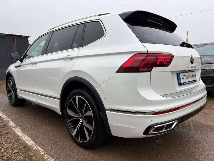 White Volkswagen Tiguan Allspace 2022 in Vilnius, with an engine capacity of 2.00 L and mileage of 130 thousand km for 29800 €, photo 10 on AUTOMOTO.COM.LV