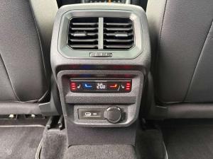 White Volkswagen Tiguan Allspace 2022 in Vilnius, with an engine capacity of 2.00 L and mileage of 130 thousand km for 29800 €, photo 22 on AUTOMOTO.COM.LV