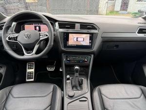 White Volkswagen Tiguan Allspace 2022 in Vilnius, with an engine capacity of 2.00 L and mileage of 130 thousand km for 29800 €, photo 23 on AUTOMOTO.COM.LV