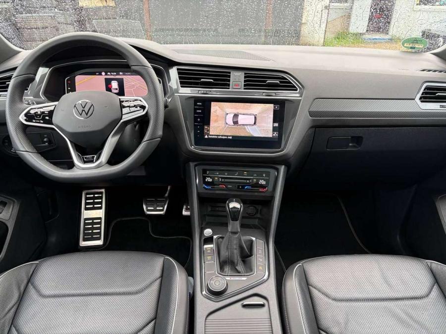 White Volkswagen Tiguan Allspace 2022 in Vilnius, with an engine capacity of 2.00 L and mileage of 130 thousand km for 29800 €, photo 23 on AUTOMOTO.COM.LV