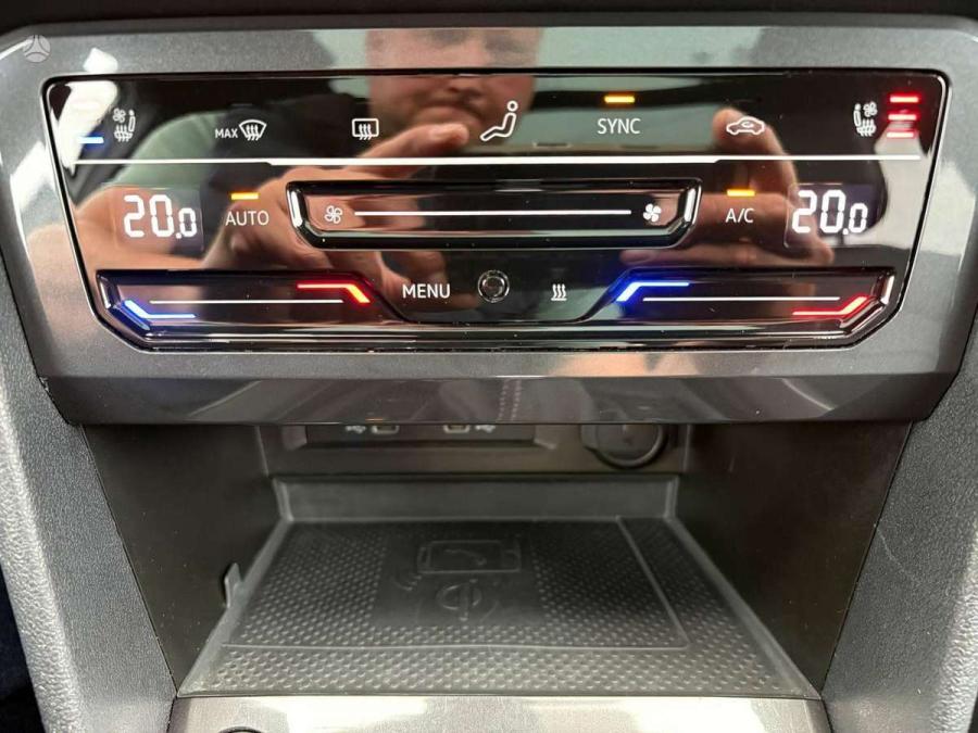 White Volkswagen Tiguan Allspace 2022 in Vilnius, with an engine capacity of 2.00 L and mileage of 130 thousand km for 29800 €, photo 34 on AUTOMOTO.COM.LV