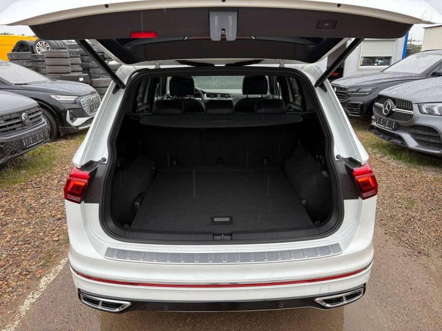 White Volkswagen Tiguan Allspace 2022 in Vilnius, with an engine capacity of 2.00 L and mileage of 130 thousand km for 29800 €, photo 37 on AUTOMOTO.COM.LV