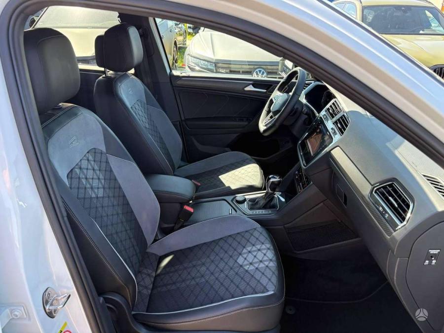 Balts Volkswagen Tiguan Allspace 2022 Viļņa, ar dzinēja tilpumu 2.00 L un nobraukumu 202 tūkst. km par 24300 €, foto 17 vietnē AUTOMOTO.COM.LV