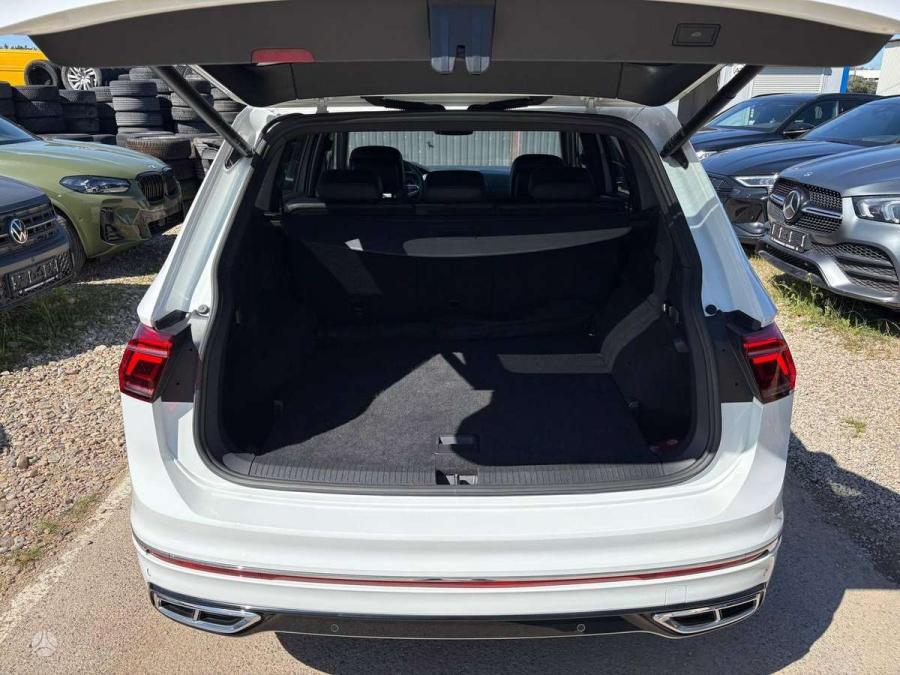 Balts Volkswagen Tiguan Allspace 2022 Viļņa, ar dzinēja tilpumu 2.00 L un nobraukumu 202 tūkst. km par 24300 €, foto 32 vietnē AUTOMOTO.COM.LV