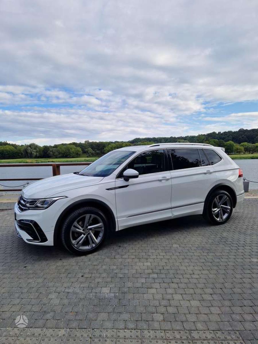 Balts Volkswagen Tiguan Allspace 2022 Kauņa, ar dzinēja tilpumu 1.50 L un nobraukumu 67 tūkst. km par 29900 €, foto 1 vietnē AUTOMOTO.COM.LV