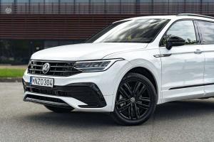 White Volkswagen Tiguan Allspace 2022 in Klaipeda, with an engine capacity of 2.00 L and mileage of 31 thousand km for 23800 €, photo 3 on AUTOMOTO.COM.LV