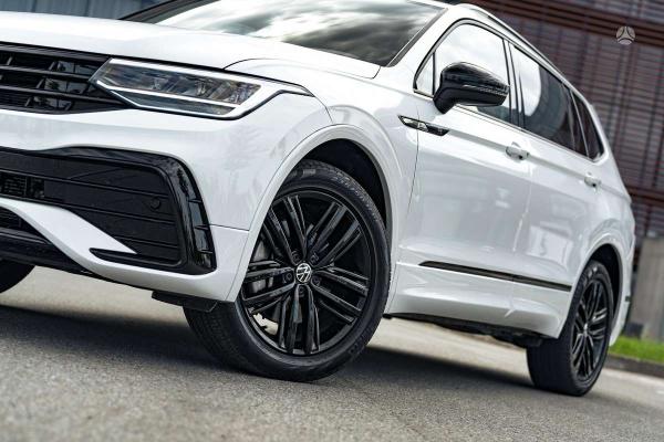 White Volkswagen Tiguan Allspace 2022 in Klaipeda, with an engine capacity of 2.00 L and mileage of 31 thousand km for 23800 €, photo 4 on AUTOMOTO.COM.LV