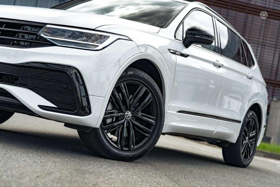 White Volkswagen Tiguan Allspace 2022 in Klaipeda, with an engine capacity of 2.00 L and mileage of 31 thousand km for 23800 €, photo 4 on AUTOMOTO.COM.LV