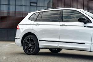 White Volkswagen Tiguan Allspace 2022 in Klaipeda, with an engine capacity of 2.00 L and mileage of 31 thousand km for 23800 €, photo 8 on AUTOMOTO.COM.LV