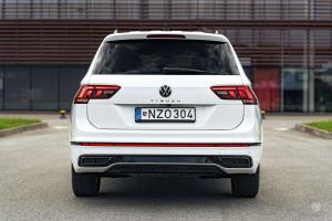 White Volkswagen Tiguan Allspace 2022 in Klaipeda, with an engine capacity of 2.00 L and mileage of 31 thousand km for 23800 €, photo 12 on AUTOMOTO.COM.LV