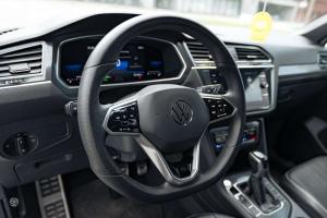 White Volkswagen Tiguan Allspace 2022 in Klaipeda, with an engine capacity of 2.00 L and mileage of 31 thousand km for 23800 €, photo 20 on AUTOMOTO.COM.LV