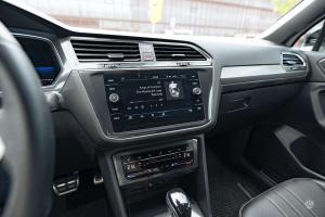 White Volkswagen Tiguan Allspace 2022 in Klaipeda, with an engine capacity of 2.00 L and mileage of 31 thousand km for 23800 €, photo 24 on AUTOMOTO.COM.LV