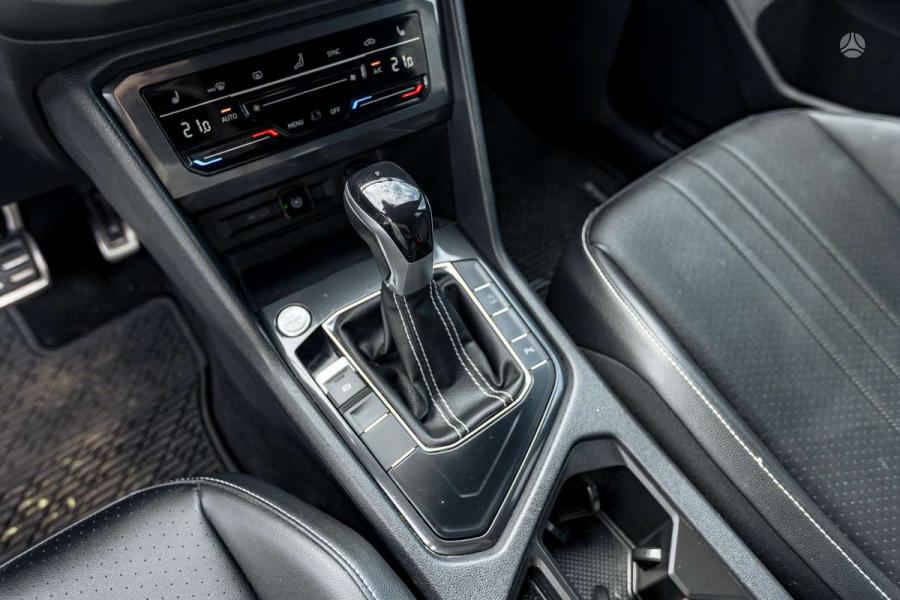 White Volkswagen Tiguan Allspace 2022 in Klaipeda, with an engine capacity of 2.00 L and mileage of 31 thousand km for 23800 €, photo 26 on AUTOMOTO.COM.LV
