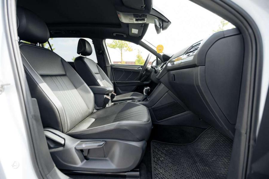 White Volkswagen Tiguan Allspace 2022 in Klaipeda, with an engine capacity of 2.00 L and mileage of 31 thousand km for 23800 €, photo 30 on AUTOMOTO.COM.LV