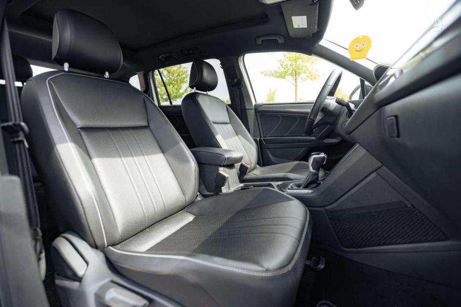White Volkswagen Tiguan Allspace 2022 in Klaipeda, with an engine capacity of 2.00 L and mileage of 31 thousand km for 23800 €, photo 31 on AUTOMOTO.COM.LV