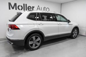 Белый Фольксваген Tiguan Allspace 2023 в Вильнюс, объемом двигателя 2.00 л и пробегом 90 тыс. км за 29950 €, фото 5 на AUTOMOTO.COM.LV
