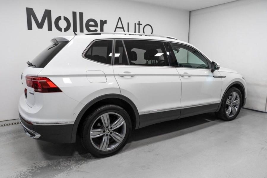 Белый Фольксваген Tiguan Allspace 2023 в Вильнюс, объемом двигателя 2.00 л и пробегом 90 тыс. км за 29950 €, фото 5 на AUTOMOTO.COM.LV