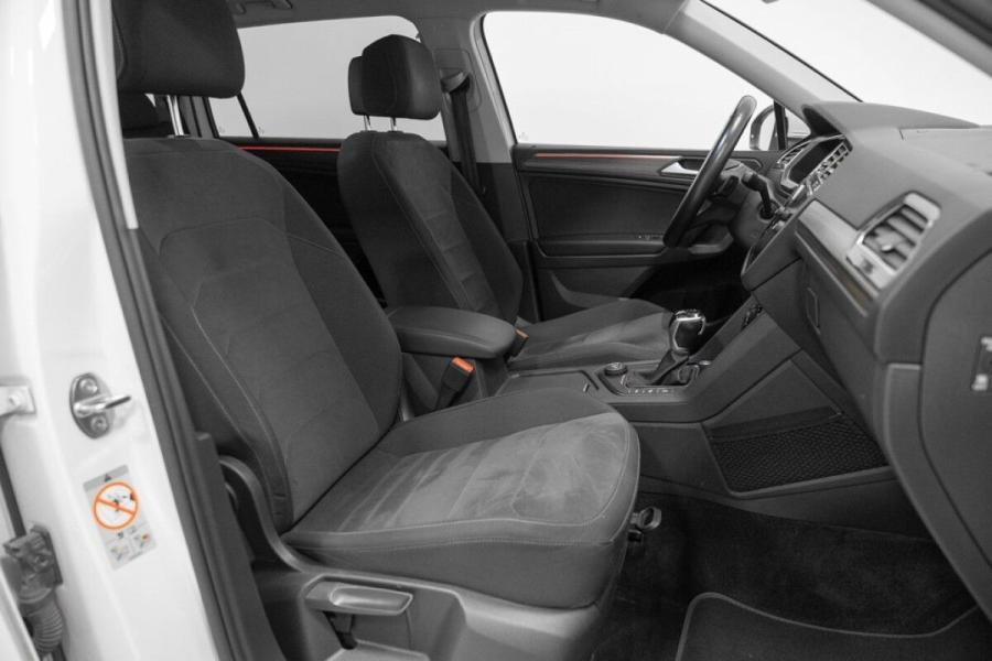 Белый Фольксваген Tiguan Allspace 2023 в Вильнюс, объемом двигателя 2.00 л и пробегом 90 тыс. км за 29950 €, фото 6 на AUTOMOTO.COM.LV