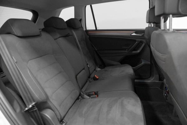 Balts Volkswagen Tiguan Allspace 2023 Viļņa, ar dzinēja tilpumu 2.00 L un nobraukumu 90 tūkst. km par 29950 €, foto 6 vietnē AUTOMOTO.COM.LV