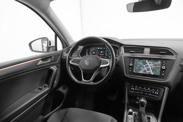 Balts Volkswagen Tiguan Allspace 2023 Viļņa, ar dzinēja tilpumu 2.00 L un nobraukumu 90 tūkst. km par 29950 €, foto 8 vietnē AUTOMOTO.COM.LV