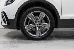 Белый Фольксваген Tiguan Allspace 2023 в Вильнюс, объемом двигателя 2.00 л и пробегом 90 тыс. км за 29950 €, фото 24 на AUTOMOTO.COM.LV