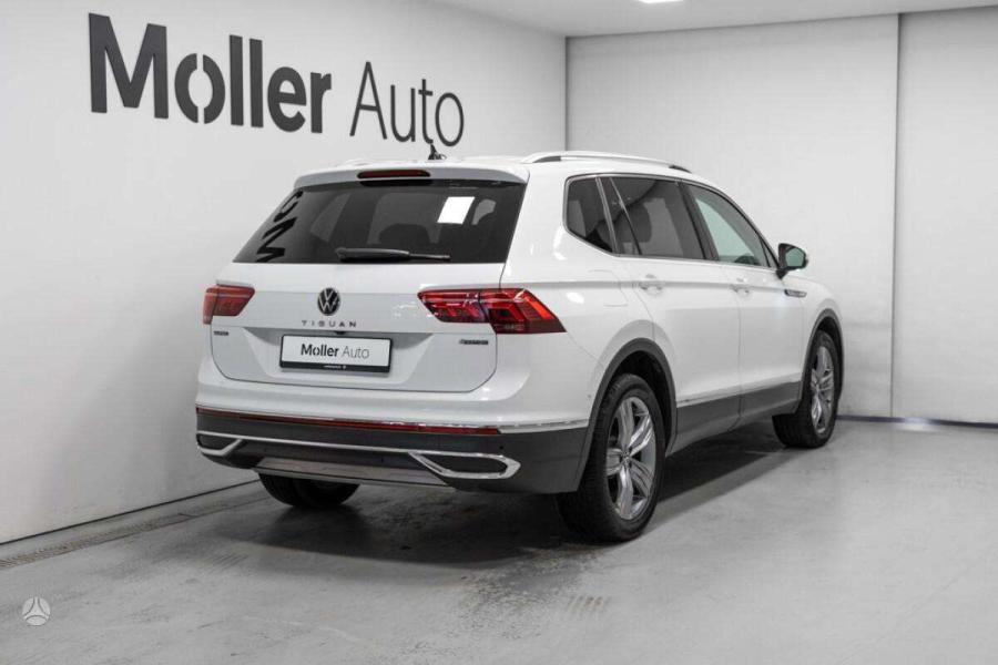 Белый Фольксваген Tiguan Allspace 2023 в Вильнюс, объемом двигателя 2.00 л и пробегом 90 тыс. км за 29950 €, фото 4 на AUTOMOTO.COM.LV