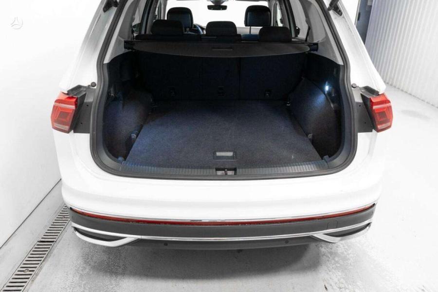 Белый Фольксваген Tiguan Allspace 2023 в Вильнюс, объемом двигателя 2.00 л и пробегом 90 тыс. км за 29950 €, фото 22 на AUTOMOTO.COM.LV