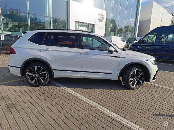 Белый Фольксваген Tiguan Allspace 2023 в Вильнюс, объемом двигателя 1.98 л и пробегом 16 тыс. км за 32500 €, фото 2 на AUTOMOTO.COM.LV