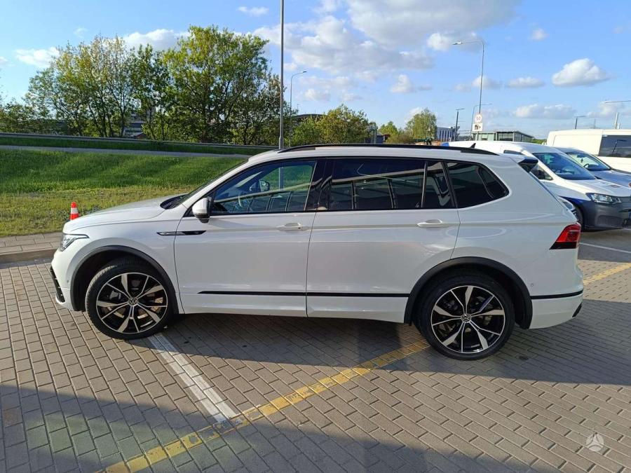 White Volkswagen Tiguan Allspace 2023 in Vilnius, with an engine capacity of 1.98 L and mileage of 16 thousand km for 32500 €, photo 7 on AUTOMOTO.COM.LV