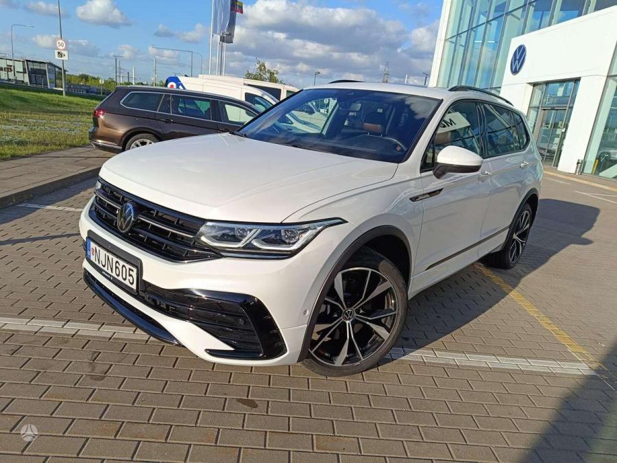 White Volkswagen Tiguan Allspace 2023 in Vilnius, with an engine capacity of 1.98 L and mileage of 16 thousand km for 32500 €, photo 8 on AUTOMOTO.COM.LV