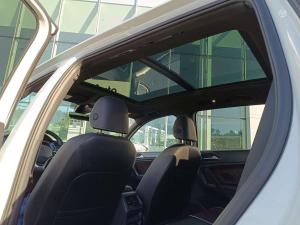 White Volkswagen Tiguan Allspace 2023 in Vilnius, with an engine capacity of 1.98 L and mileage of 16 thousand km for 32500 €, photo 18 on AUTOMOTO.COM.LV