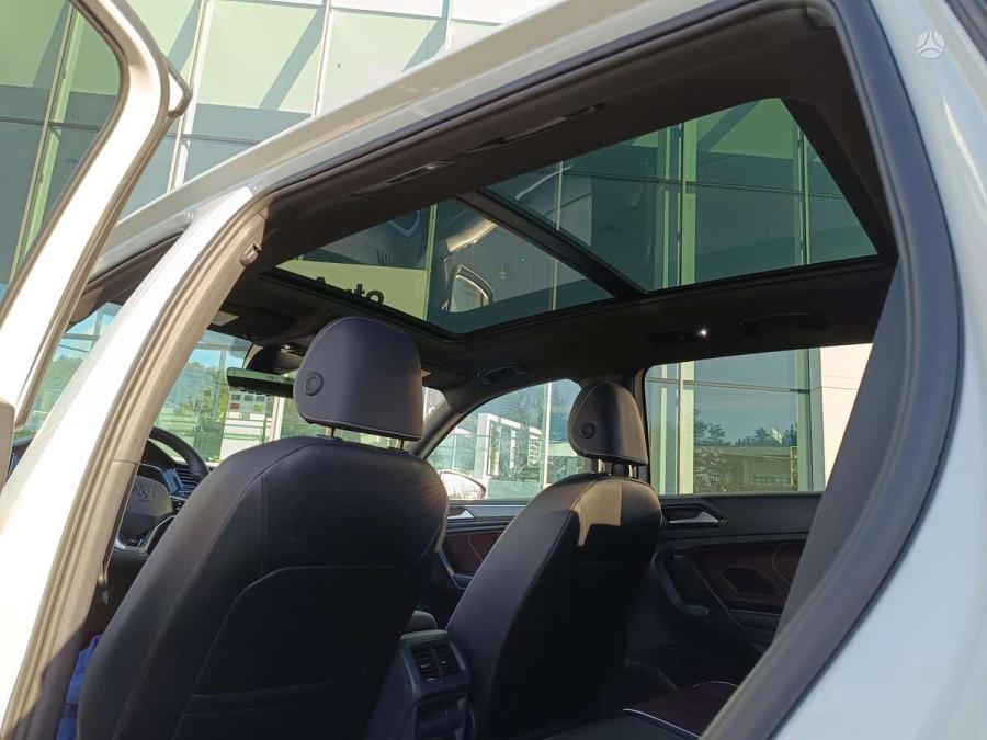 White Volkswagen Tiguan Allspace 2023 in Vilnius, with an engine capacity of 1.98 L and mileage of 16 thousand km for 32500 €, photo 18 on AUTOMOTO.COM.LV
