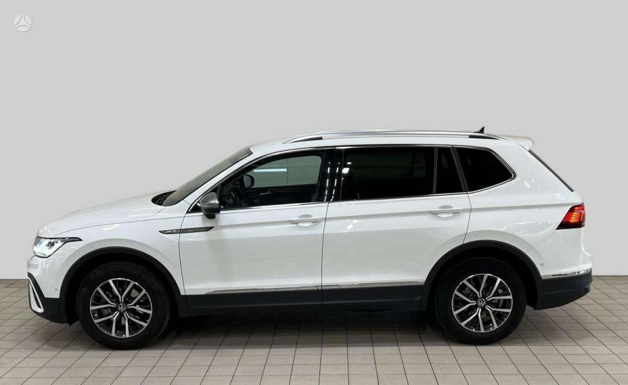 Белый Фольксваген Tiguan Allspace 2023 в Каунас, объемом двигателя 1.97 л и пробегом 185 тыс. км за 23500 €, фото 3 на AUTOMOTO.COM.LV